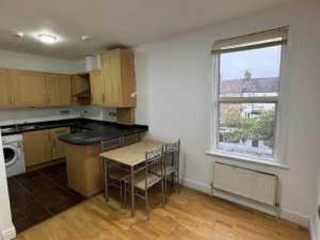 1 Bedroom FIRST FLOOR FLAT To LET in Madras Road ILFORD, IG1 2EY