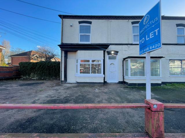 1 Bedroom First Floor Flat Available TO LET NO SPACE FOR A WASHING MACHINE