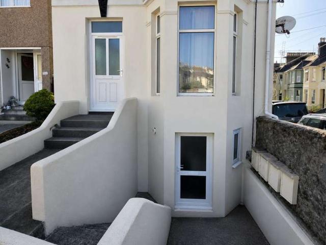 1 Bedroom Flat