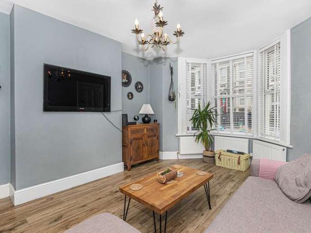 1 Bedroom Flat