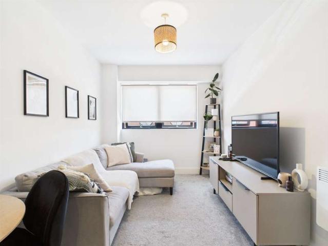1 Bedroom Flat