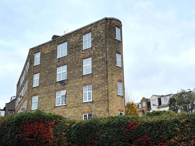 1 Bedroom Flat