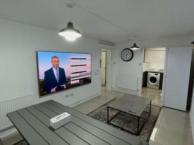 1 Bedroom Flat