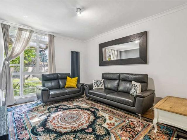 1 Bedroom Flat