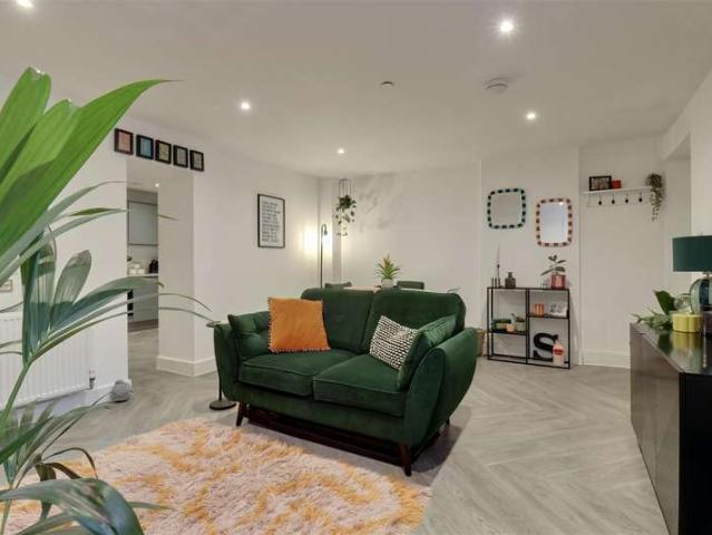 1 Bedroom Flat