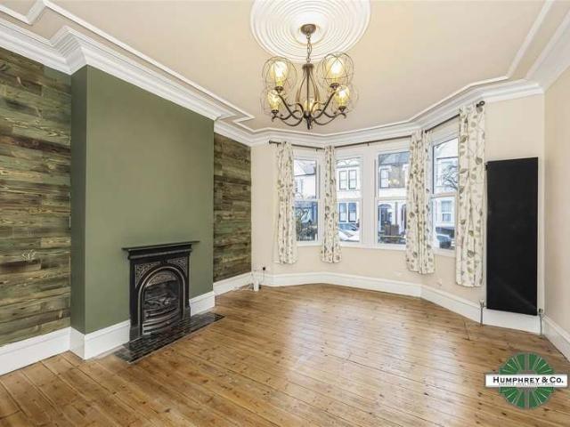1 Bedroom Flat