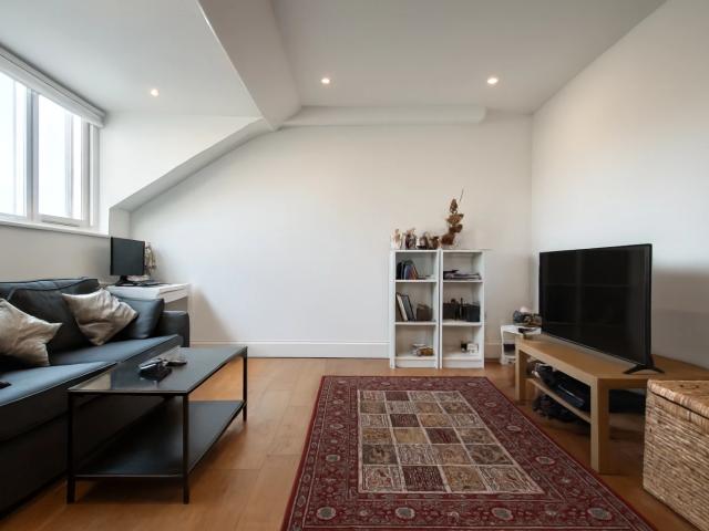 1 Bedroom Flat