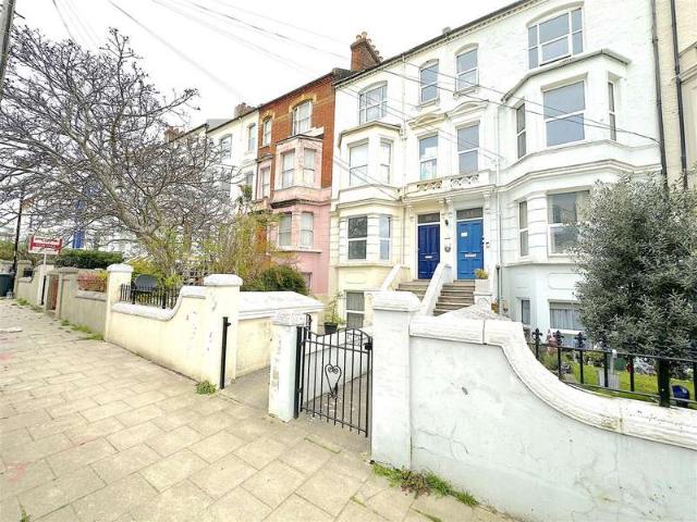 1 Bedroom Flat