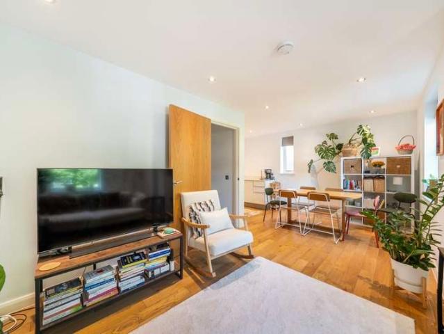 1 Bedroom Flat