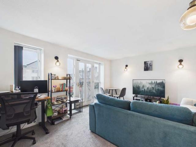 1 Bedroom Flat