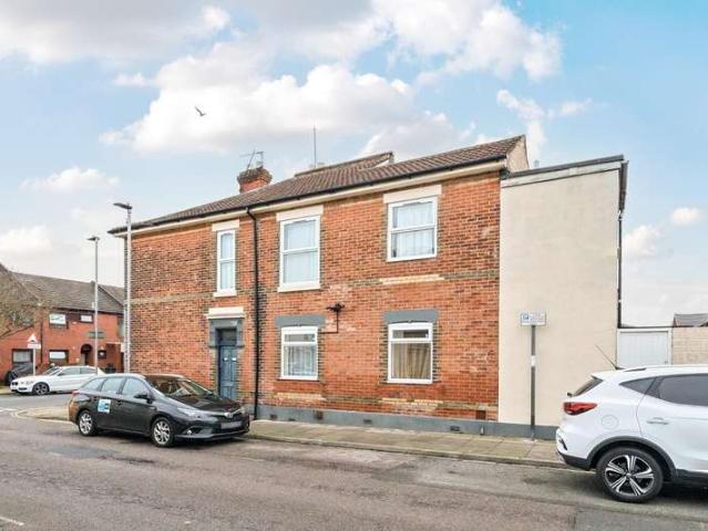 1 Bedroom Flat