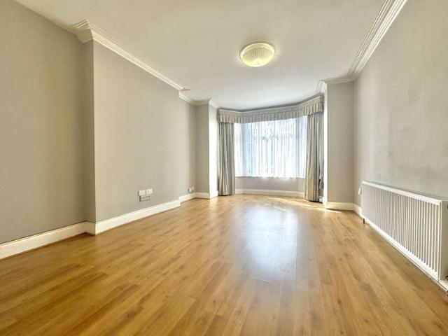 1 Bedroom Flat