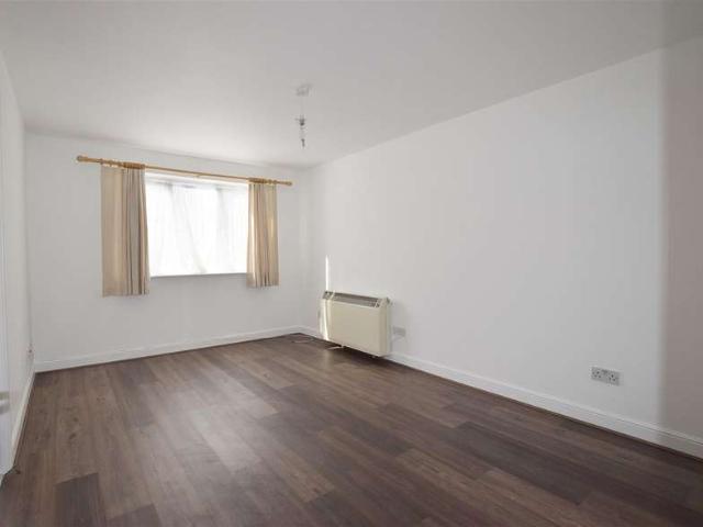 1 Bedroom Flat
