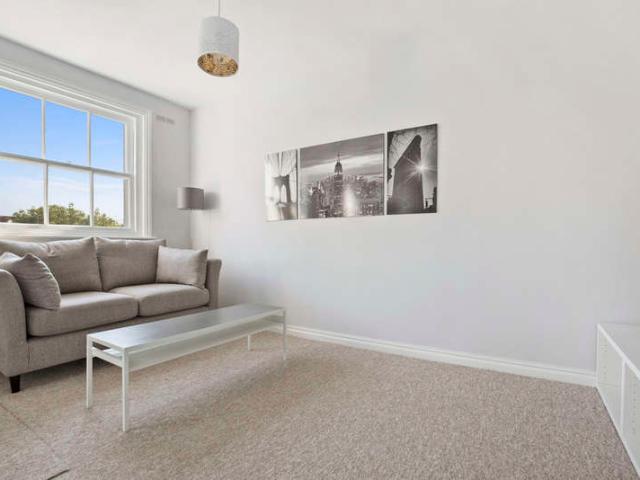 1 Bedroom Flat