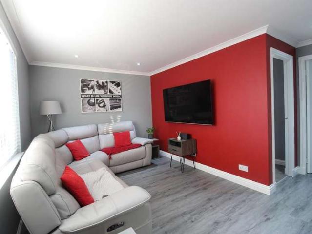 1 Bedroom Flat