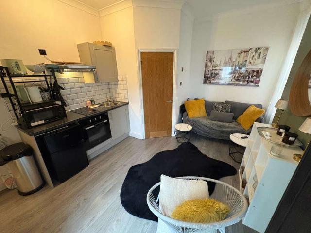1 Bedroom Flat