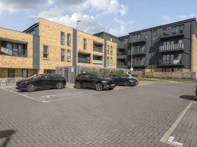 1 Bedroom Flat