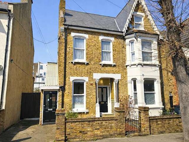 1 Bedroom Flat