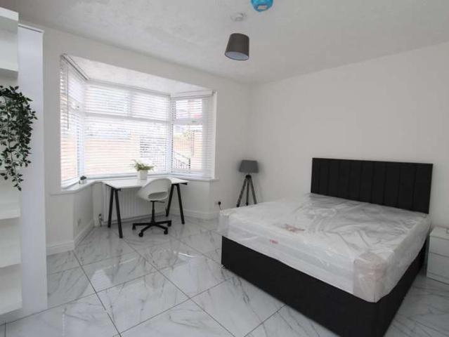 1 Bedroom Flat