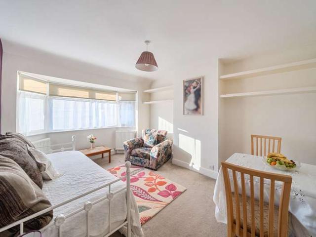 1 Bedroom Flat
