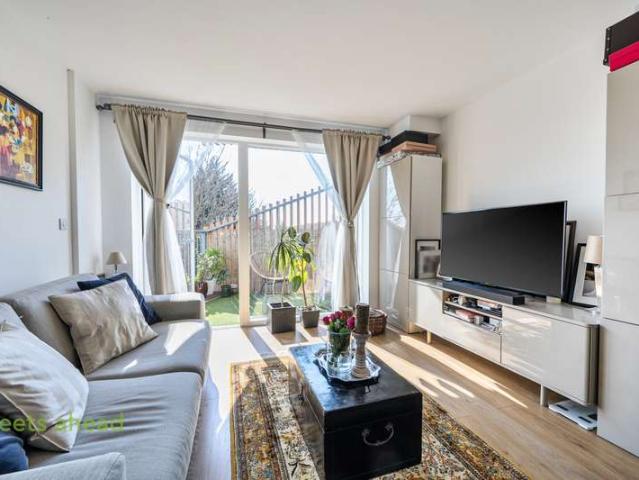 1 Bedroom Flat