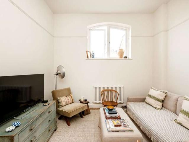 1 Bedroom Flat