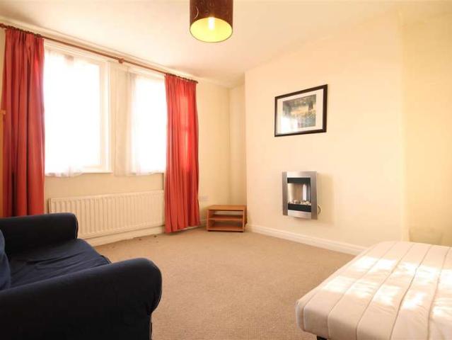 1 Bedroom Flat