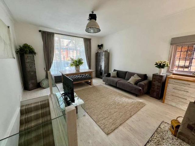 1 Bedroom Flat