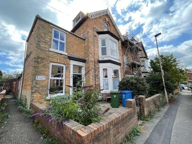 1 Bedroom Flat