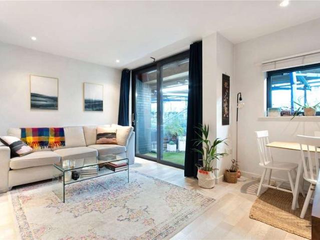 1 Bedroom Flat