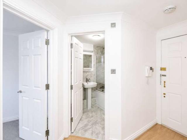 1 Bedroom Flat