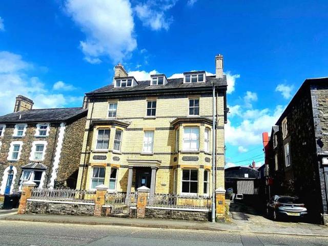 1 Bedroom Flat