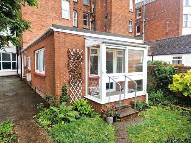 1 Bedroom Flat