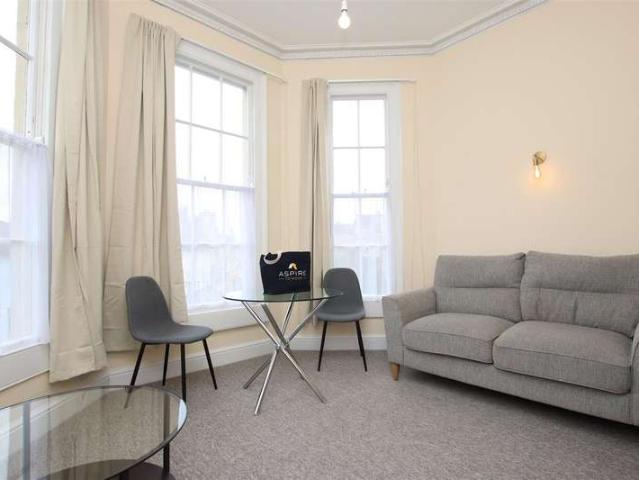 1 Bedroom Flat