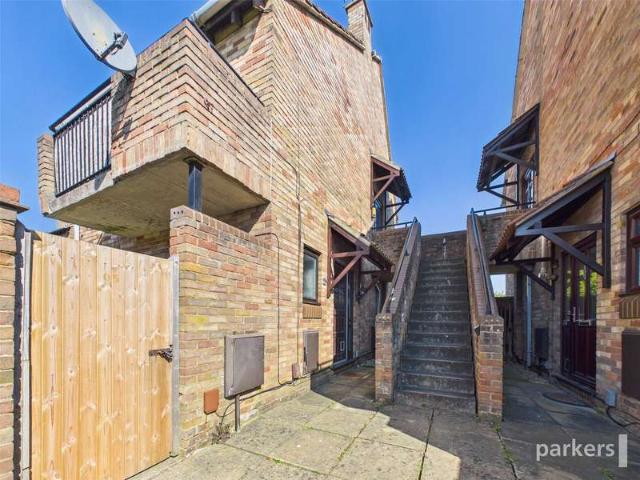 1 Bedroom Maisonette Flat