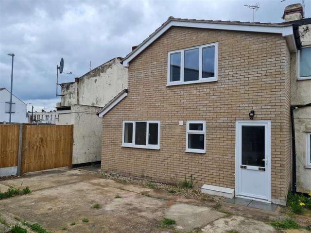1 Bedroom Flat