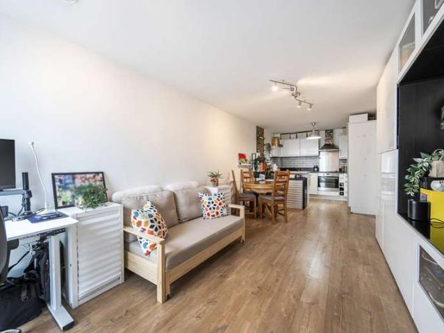 1 Bedroom Flat