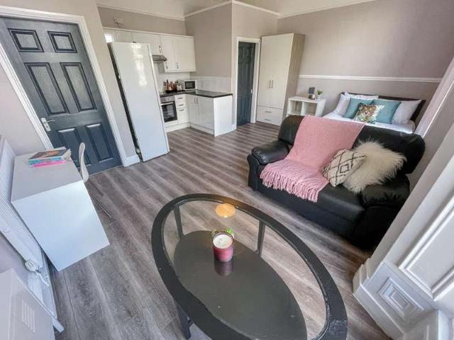 1 Bedroom Flat