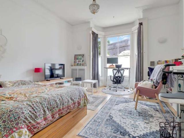 1 Bedroom Flat