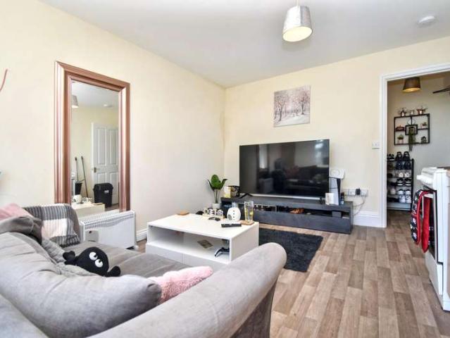 1 Bedroom Flat