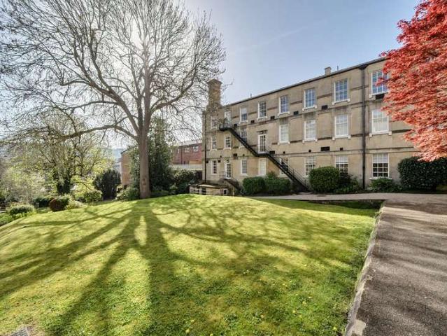 1 Bedroom Flat