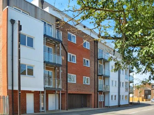 1 Bedroom Flat