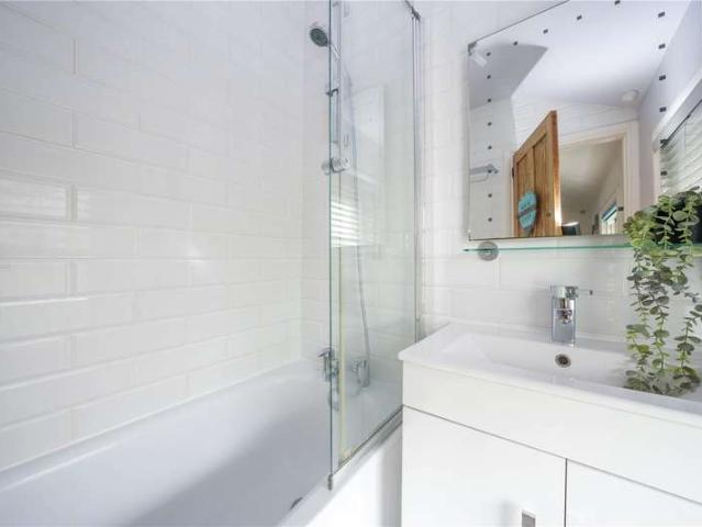 1 Bedroom Flat