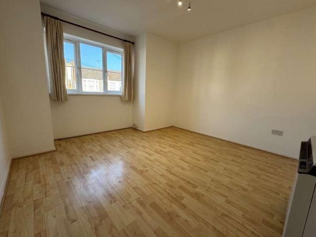 1 Bedroom Flat