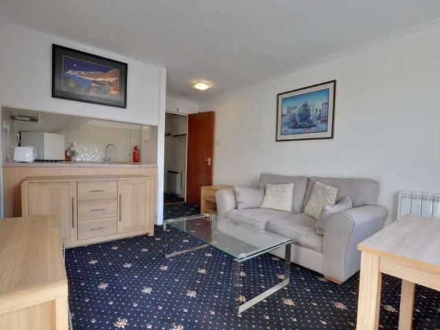 1 Bedroom Flat
