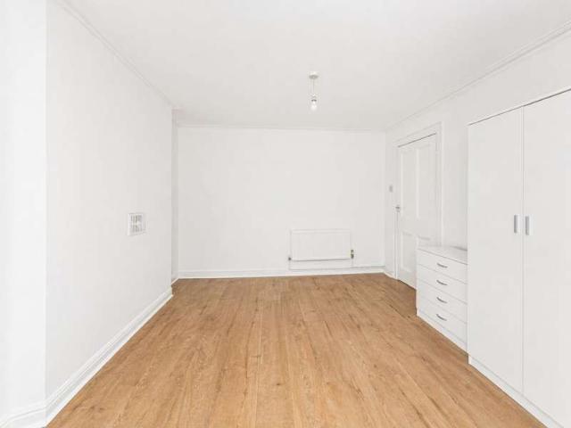 1 Bedroom Flat