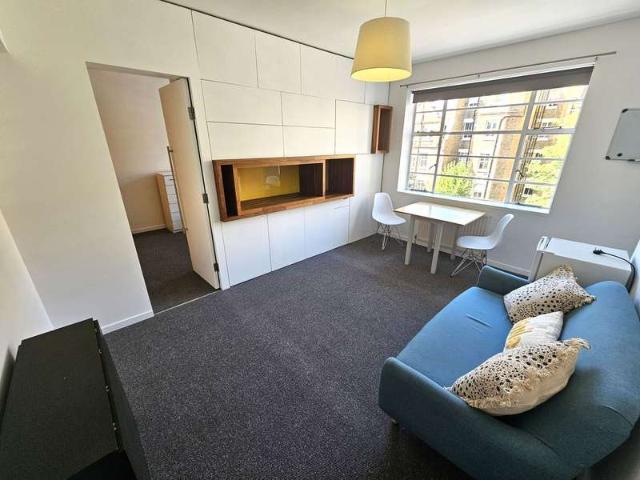 1 Bedroom Flat