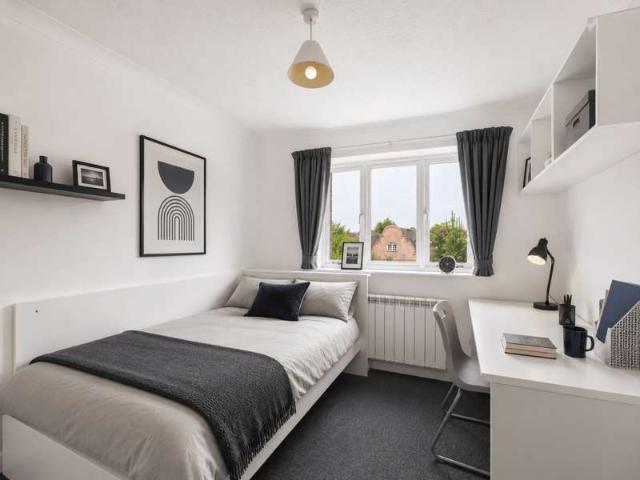 1 Bedroom Flat
