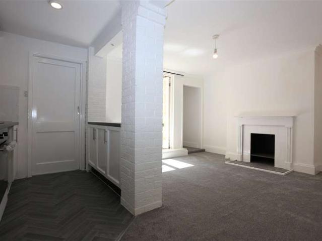 1 Bedroom Flat