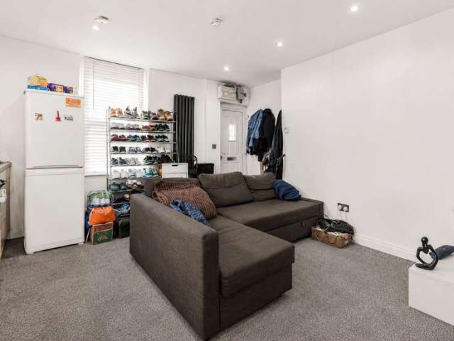 1 Bedroom Flat